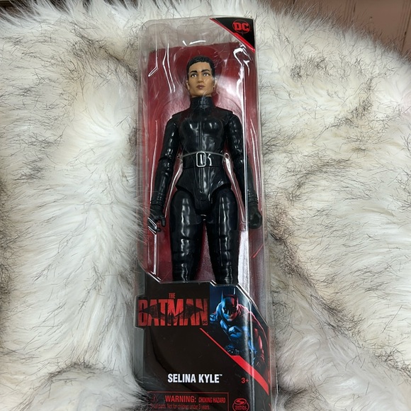 DC Comics | Toys | Dc Comic 2 Inch Action Figure Selena Kyle The Batman ...